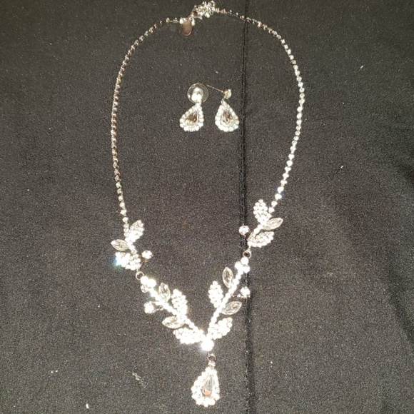 David's Bridal | Jewelry | Beautiful Diamond And Crystal Gem Set | Poshmark